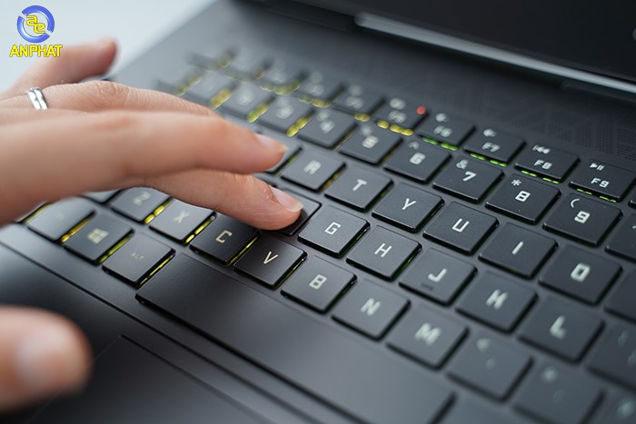 Top 10 laptop pin trâu nhất hiện nay