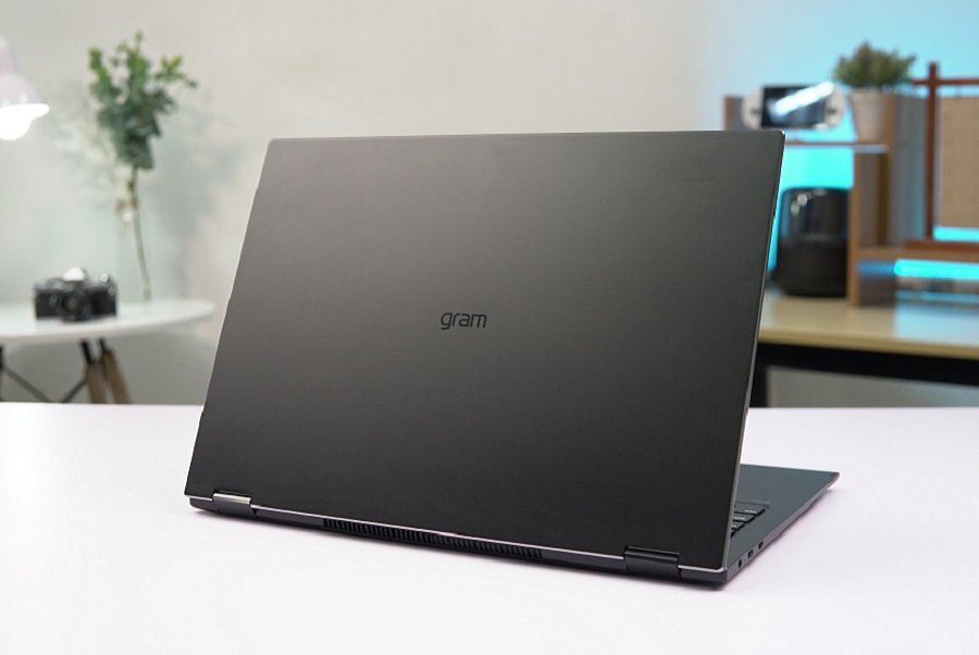 Trên tay LG Gram 2 in 1: Thiết kế 2 trong 1 với hai kích thước màn hình