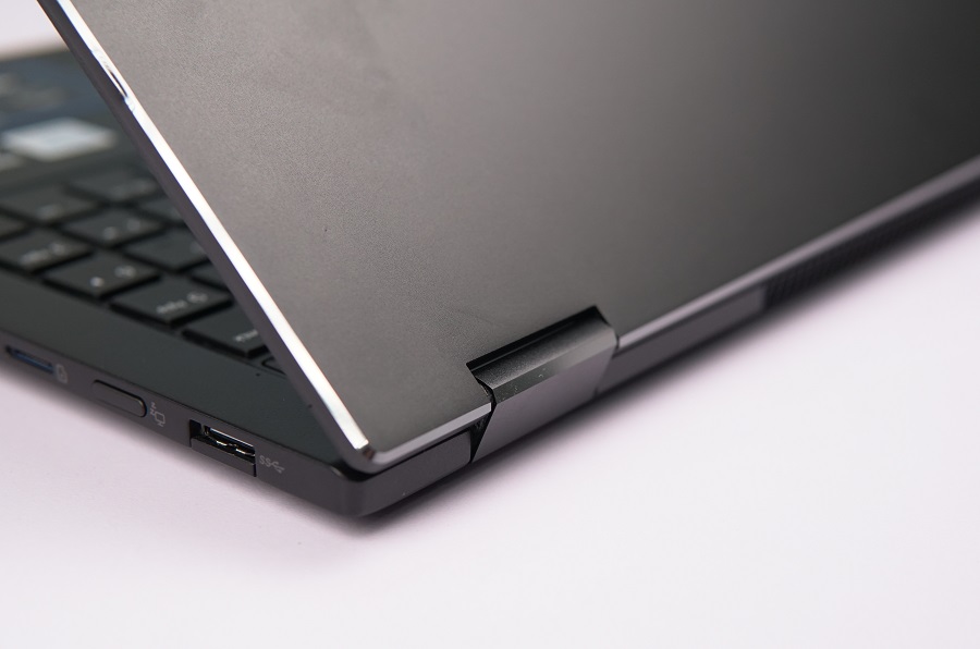 Trên tay LG Gram 2 in 1: Thiết kế 2 trong 1 với hai kích thước màn hình