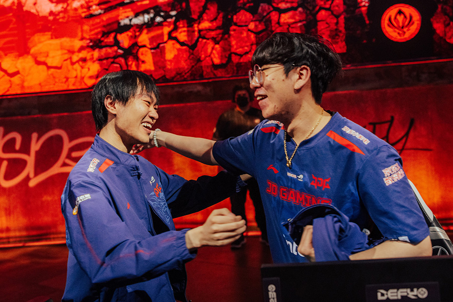 Bí quyết đánh bại T1 của JDG hóa ra lại đơn giản mà vô cùng hiệu quả